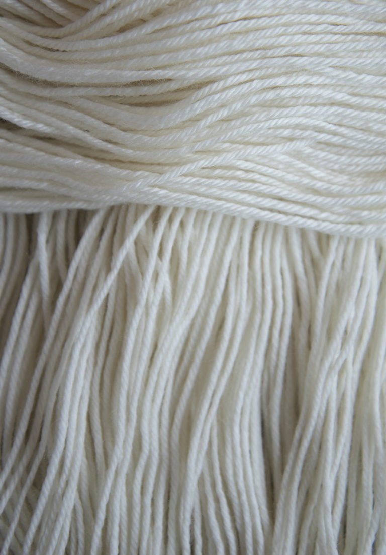 Marshmallow DK Select - Knomad Yarn